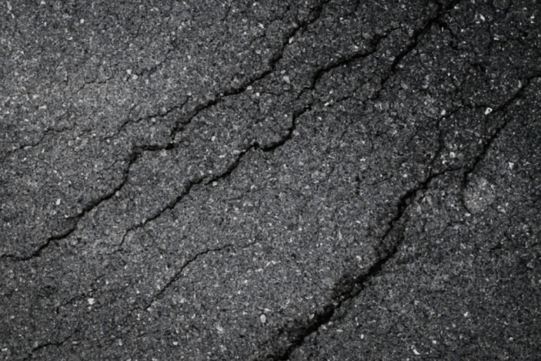 Asphalt Driveway Lifespan: How Long Do Asphalt Driveways Last?