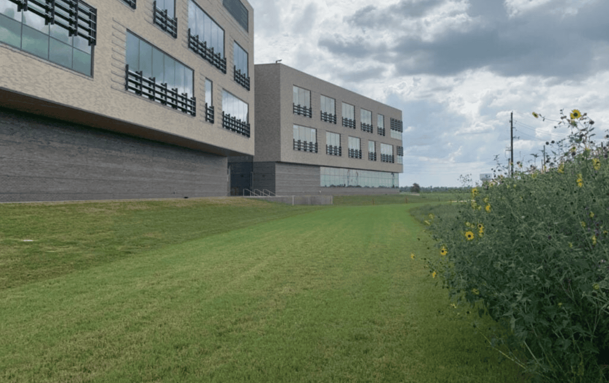 15 Commercial Building Designs - TRUEGRID Pavers